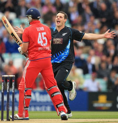 Mitchell Mcclenaghan Picked Up Michael Lumb Off Only The Second Ball Of