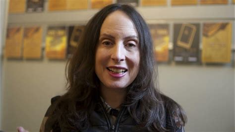 הגר ינאי קורס הוצאה לאור חדר משלנו בית הספר לכתיבה של עם עובד Youtube