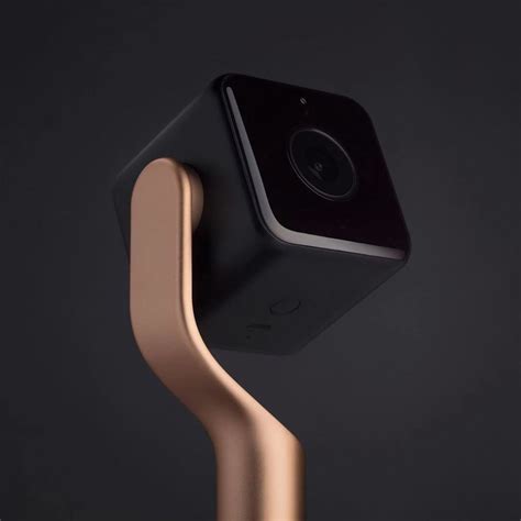 Curated Design Inspiration 在 Instagram 上发布：“hive View Smart Indoor Camera By Fuseprojectsf And