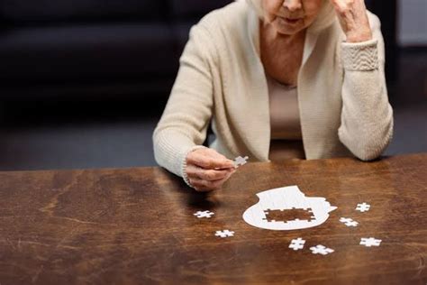 Entenda A Diferença Entre Alzheimer E Demência Insurgente Em Série