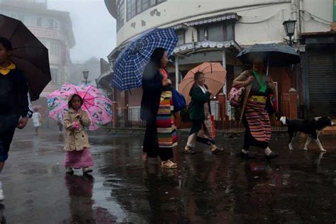 Darjeeling In Monsoon Get Bengal