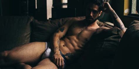 Σημαίνει πως θα έχω πρόβλημα την ώρα που κάνω σεξ αν το πέος μου γέρνει δεξιά ή αριστερά WomanGr