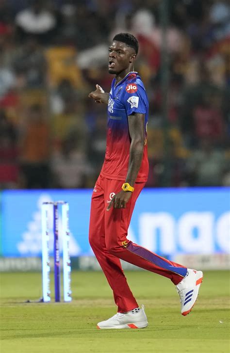 विराट फाफ ने जिन 5 खिलाड़ियों पर किया भरोसा उन्होंने ही दिया धोखा Ipl