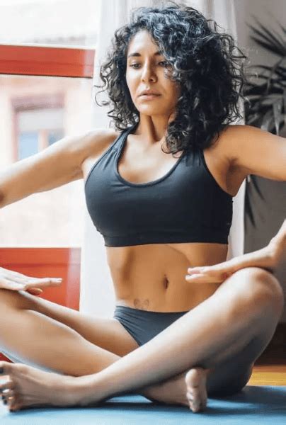 Mira Cómo Hacer Abdominales Hipopresivos En Casa Mui Fitness