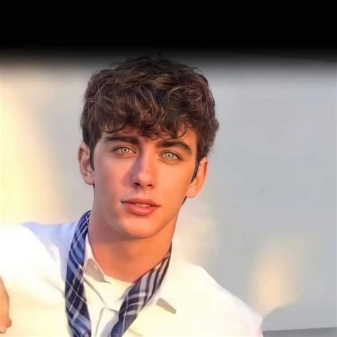 Cameron Herrin The Full Story Behind The Viral Sensation Heights Of