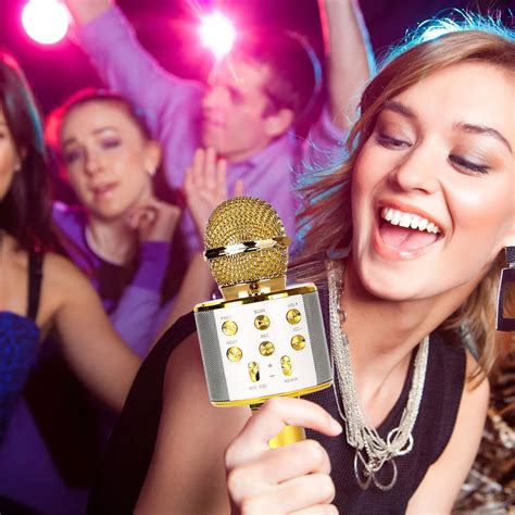 Cheepum The Microphone Holds The Wireless Microphone Sound Colored Lamp