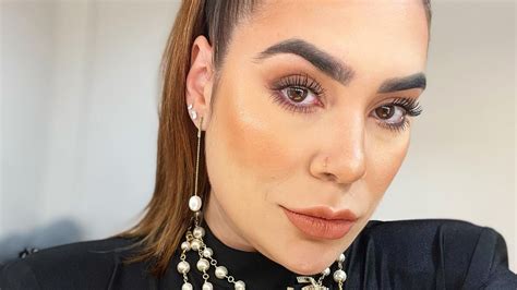 Romance No Ar Naiara Azevedo é Flagrada Com Namorado Novo Saiba Mais