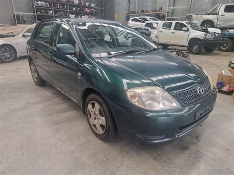 TOYOTA COROLLA 12 2001 06 2007 SEDAN COURTESY LIGHT CENTRE ZZE122