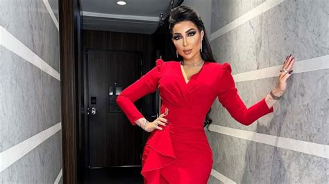 دنيا بطمة ترقص وسلمى رشيد تذرف دموع الفرح بفوز منتخب المغرب على إسبانيا