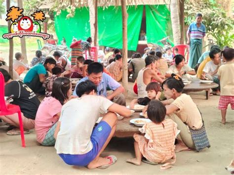 ဆားလင်းကြီးမြို့နယ်ရှိ ရက်ရှည်စစ်ရှောင်စခန်း၂ နေရာကို ထမင်းနှင့် ဟင်း လှူဒါန်း Khit Thit Media