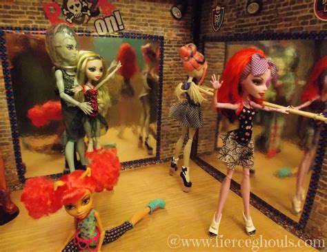 Monster High Dance Class Room Box Fierce Ghouls
