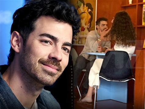 Joe Jonas Grabs Drinks With Mystery Woman In Nyc