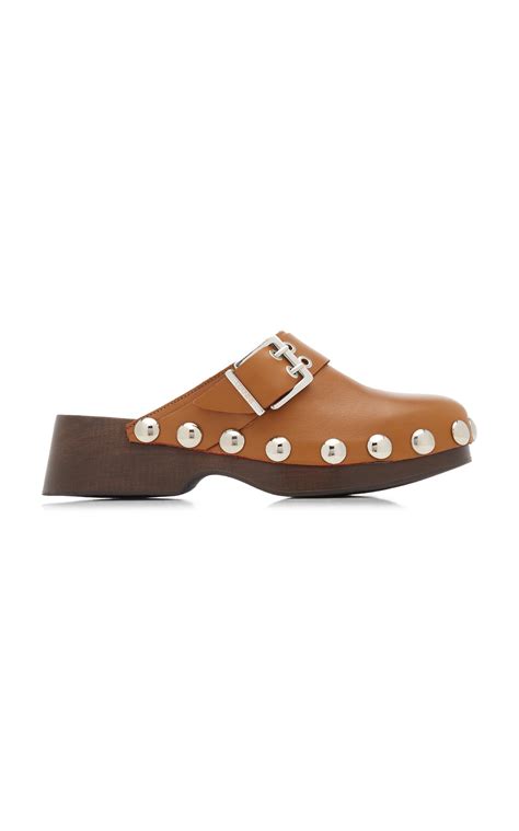 How Celebrities Are Wearing Clogs Right Now Who What Wear