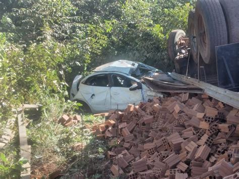 Motorista De Caminhão Morre Após Ficar Preso Nas Ferragens Em Acidente