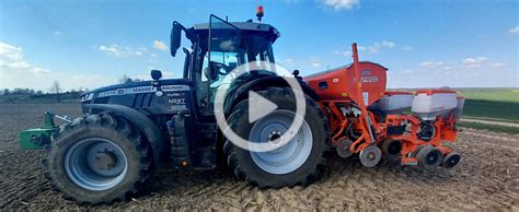 Siew Kukurydzy 2022 Czarny Massey Ferguson 7719S NEXT EDITION
