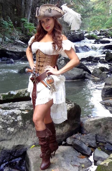Épinglé Sur Pirate Wench 101