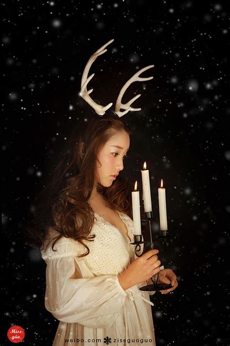 美好的聖誕節，有漂亮妹子、平安夜、雪花和燭光 每日頭條