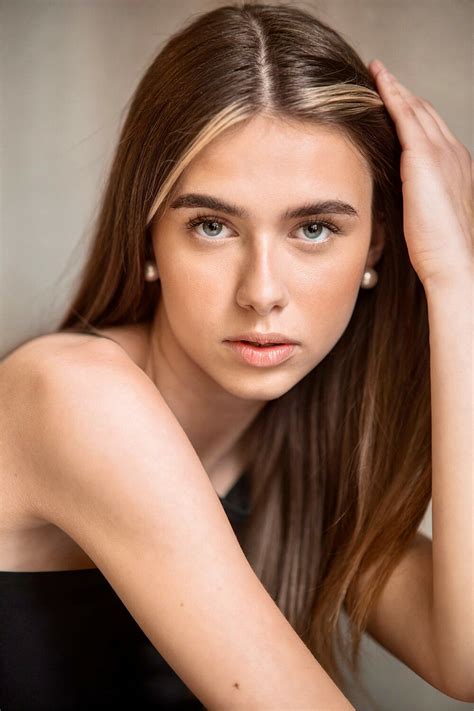 Lara F New Face Seeds