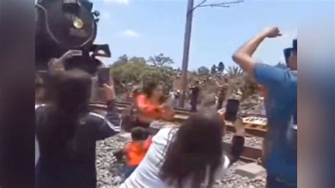 Muere Mujer Al Tomarse Una Selfie Y Ser Golpeada En La Cabeza Por