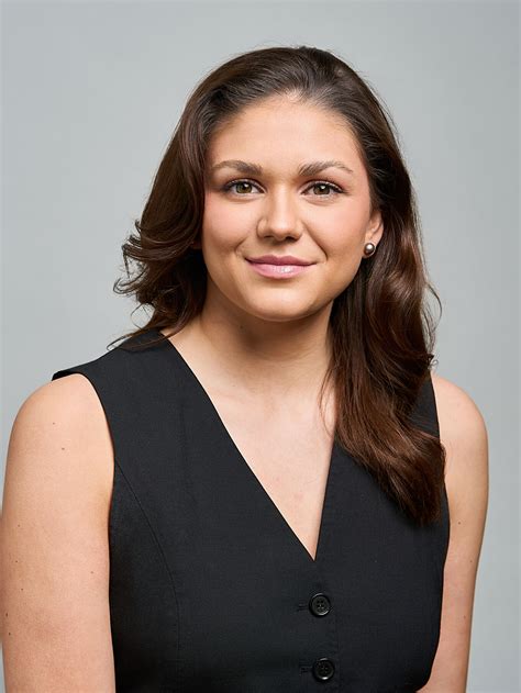 Jasmine Leister Assistant Mid Cap Investment Team Hamburg