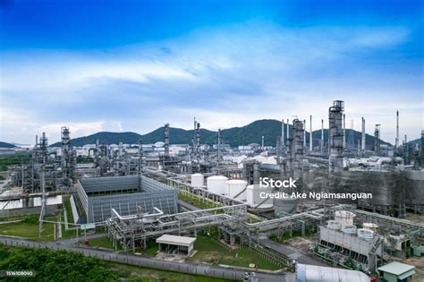 정유 석유 및 가스 산업 석유 화학 플랜트 지역 및 에너지 개념 공장 석유 저장 탱크 공장 산업 건물에 대한 스톡 사진 및 기타