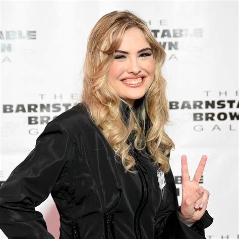 Anna Nicole Smiths Tochter Dannielynn Burkhead 17 Präsentiert Einen