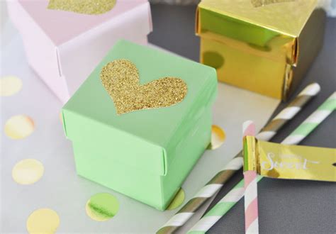 DIY Mini Cube Boxes Set Of Famous Favors