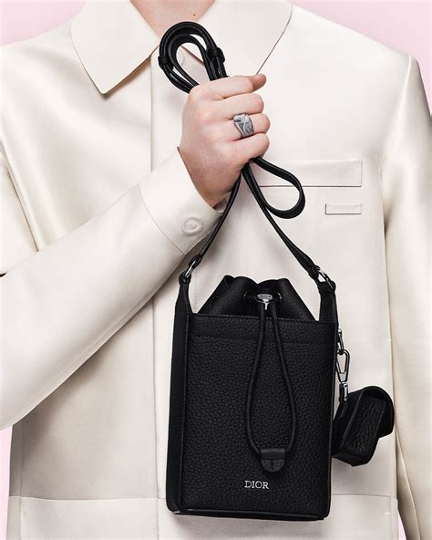 디올 가방 남자 가방 디올 공식 온라인 스토어 Dior