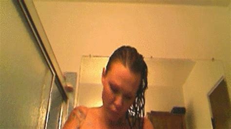 Sarah Brushes Her Teeth Topless To Rap Music Mp4 Sarahs Xxx Secrets