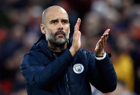 Fc Bayern München Trainer Pep Guardiola Unterschrieb Im Oktober 2015