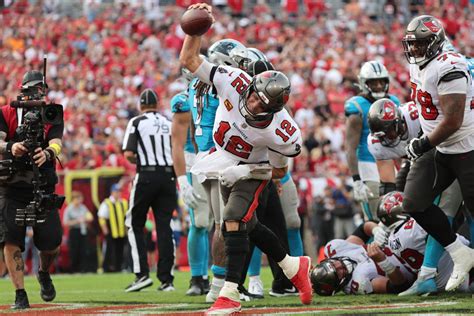 Despite Playoff Berth Hardworking Tom Brady Has Four Big Reasons To