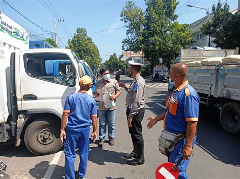 Hari Pertama Operasi Keselamatan Polantas Bersama Dishub Sosialisasi Perubahan Arus Lalu Lintas