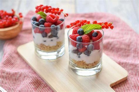 Quinoa Yogurt Parfait With Berries Seasonal Cravings