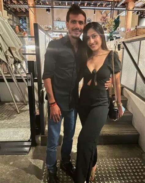 Injured Shreyas Iyer Attends Iftaar Party With Dhanashree Verma