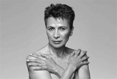 Patricia Reyes Spíndola se desnuda en campaña contra el cáncer