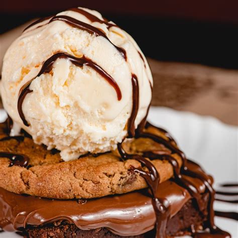 Bendito Cookies on Instagram Esse sanduíche de Cookie e Brownie