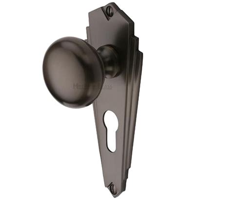 Heritage Brass Broadway Art Deco Style Door Knobs On Backplate Matt