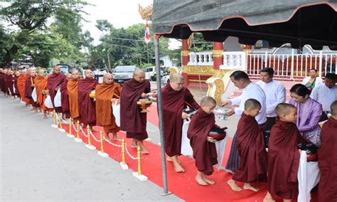 ကျိုင်းတုံမြို့၊ ခေမရဋ္ဌဗျာဒိတ်တော်ပေး ရပ်တော်မူဘုရားကြီး၌ သံဃာတော်များနှင့် သာသနာနွယ်ဝင် သီလရှင