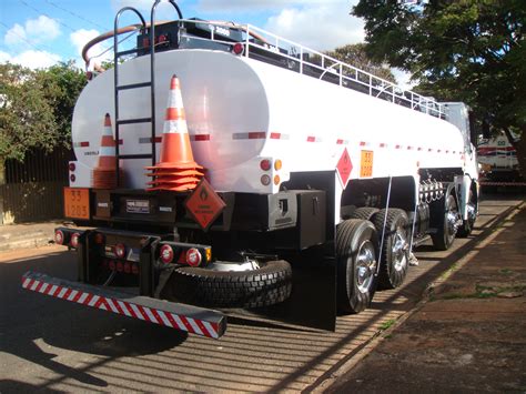 Tanques Para Transporte De Combustíveis E Água