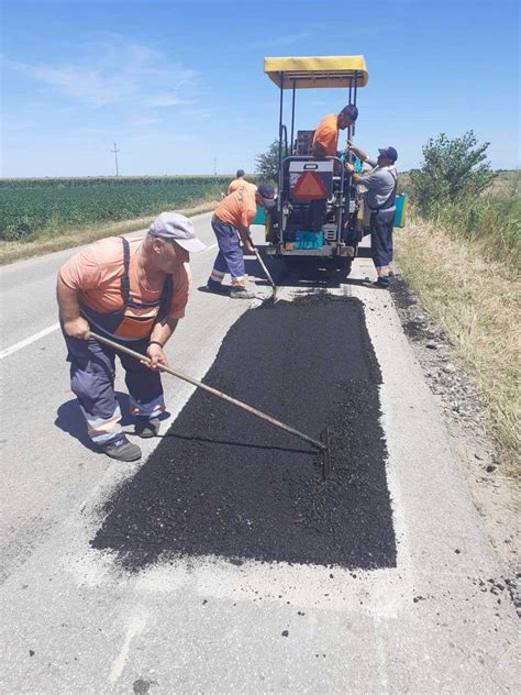 Foto U Toku Popravka Puta Budisava Kovilj Počele Pripreme Za Popravku Kolovoza U Ulici Save