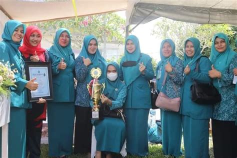 Ketua TP PKK Dharmasraya Hadiri Pembukaan Jambore Kader PKK Berprestasi Ke XIX Yang Dibuka