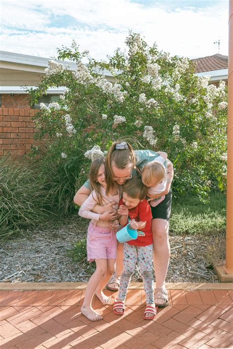 The Front Yard Drop Ins At Home Motherhood Photography Natasha