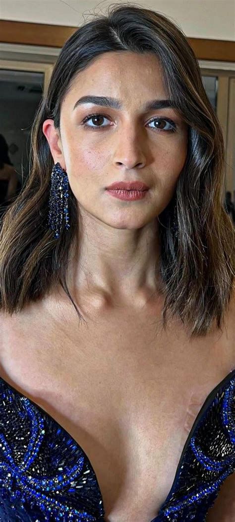 Enjoy Details Of Alia Bhatt Cleavage Rbollywoodhotss