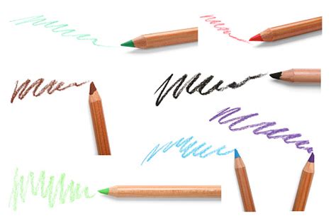 Pensil Pastel Warnawarni Dan Coretan Dengan Latar Belakang Putih Set Pasokan Gambar Foto Stok