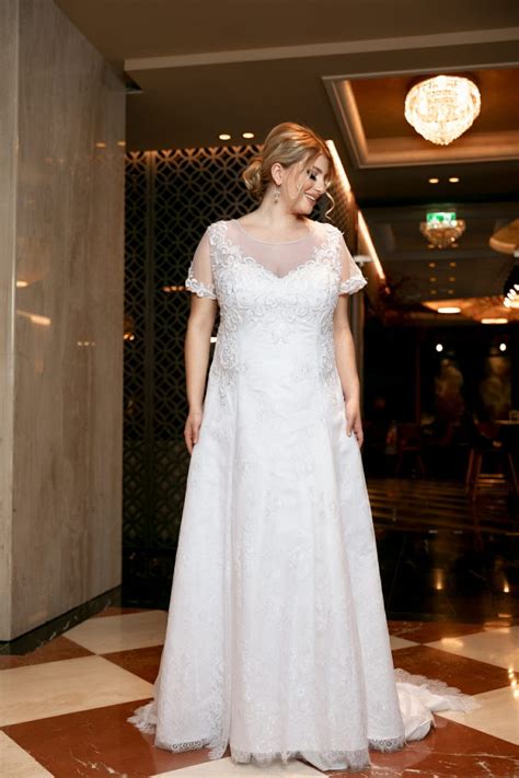 Νυφικό Φόρεμα Plus Size Iris Rich Girl Boudoir