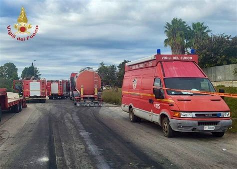 Brindisi Dopo Oltre Tre Giorni Spento Lincendio Alla Zona Industriale