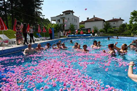 КОЛЕДА В БХ РОЗА гр Стрелча Профилактика рехабилитация и отдих ЕАД