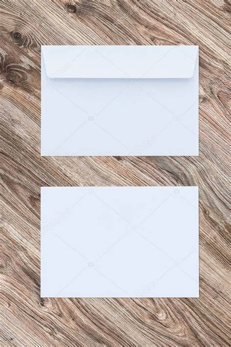 Sobres Blancos En Blanco Sobre Fondo De Madera Dos Lados