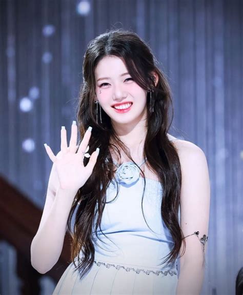 Pin Su Rora 로라 🐼
