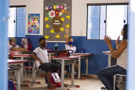 Estudantes Da Rede Municipal Voltam às Aulas Nesta Segunda Feira